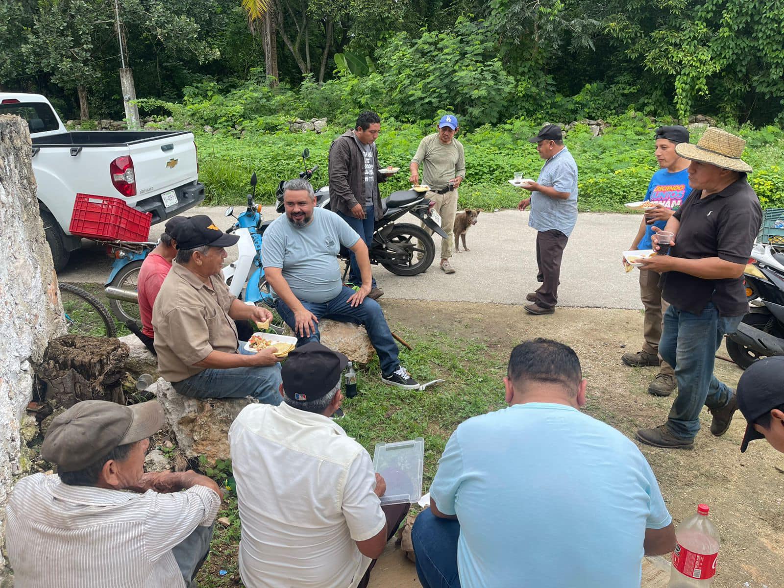 Limpieza de camino en Hubilá. – H. Ayuntamiento de Tixkokob 2024-2027